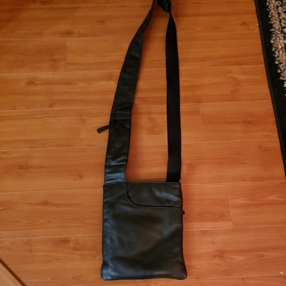 ili new york Toronto | Bags | Ili New York Toronto Unisex Leather ...